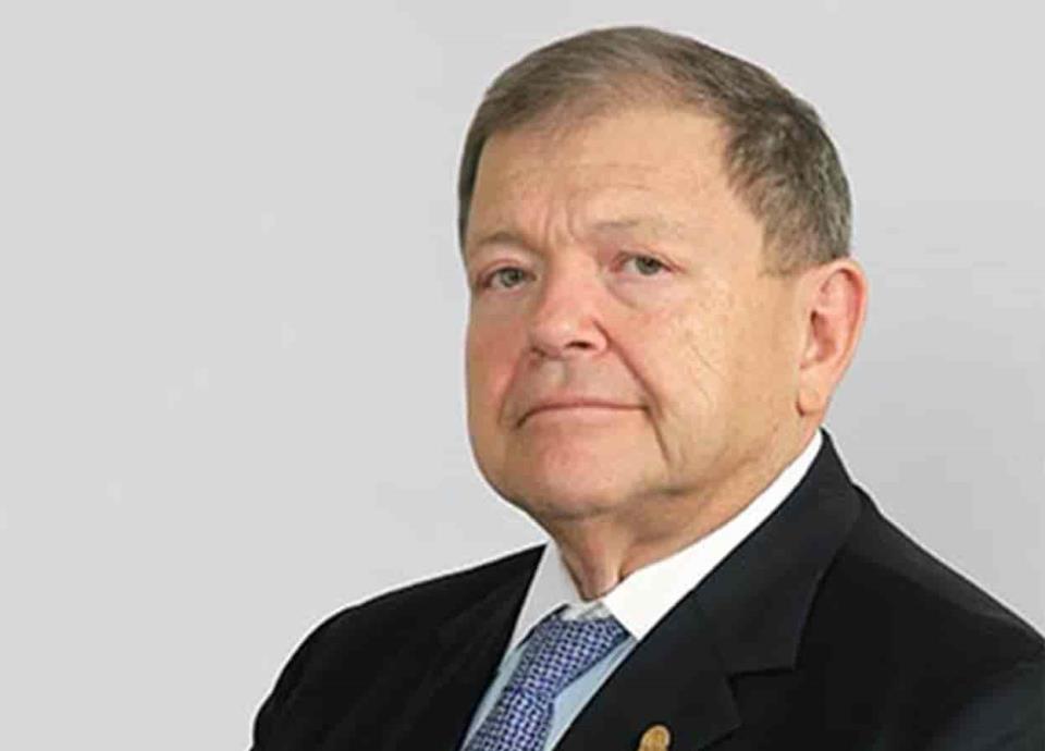 Héctor Maldonado, un médico entregado a la UANL