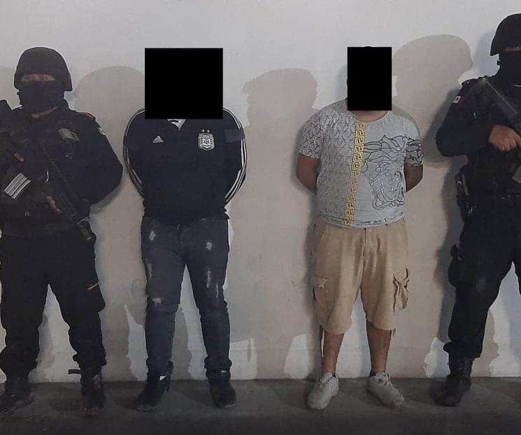 Arrestan a dos con armas de fuego