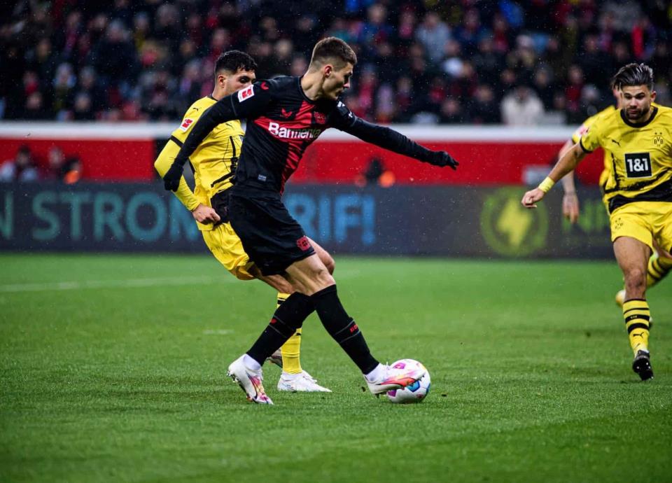 Bayer Leverkusen iguala y siguen de líderes en Alemania