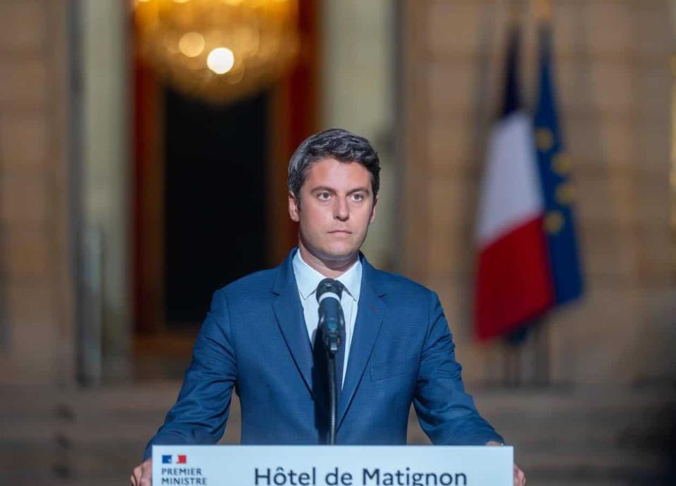 Emmanuel Macron mantiene a Gabriel Attal como primer ministro