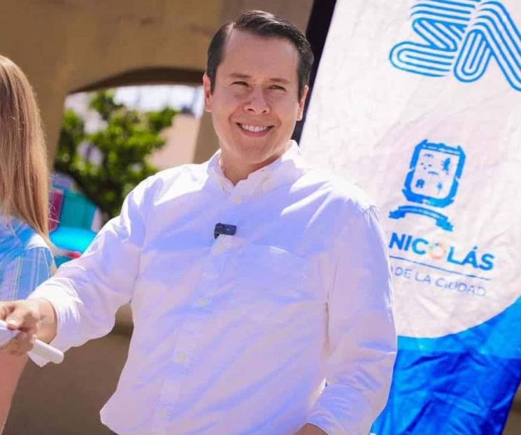 Refrenda Daniel Carrillo su triunfo para la alcaldía de San Nicolás