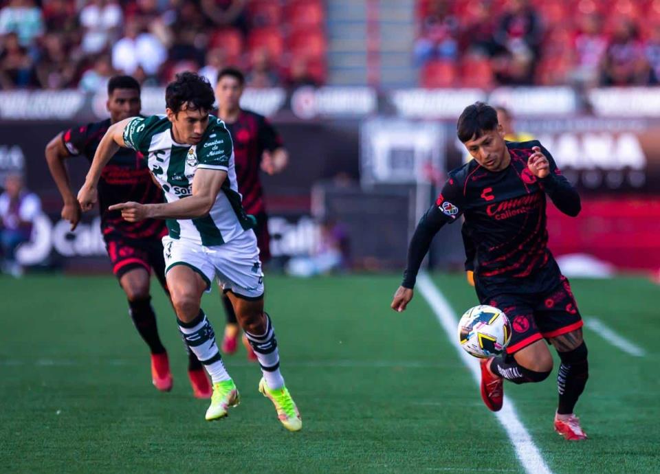Tijuana remonta y vence a Santos