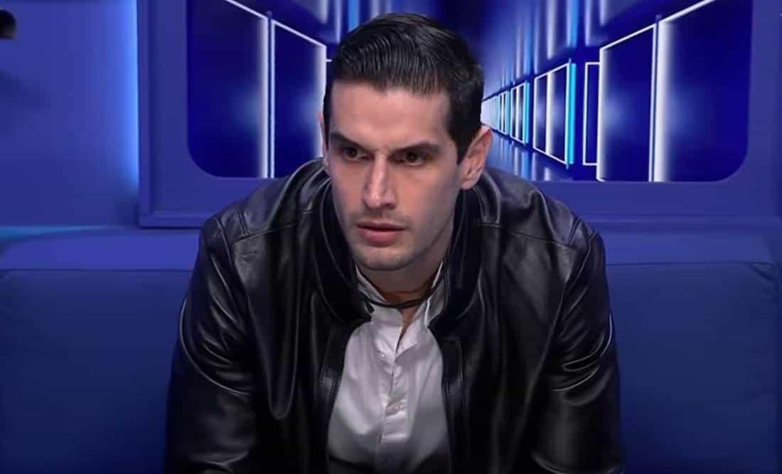 Critica Adrián Marcelo a Arath de la Torre como actor