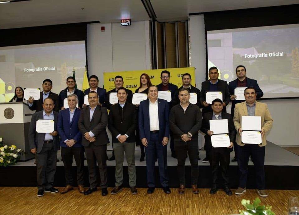 Culminan diplomado de Ternium University en la UDEM