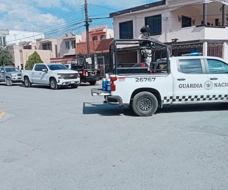 Decomisan armas y drogas tras cateos